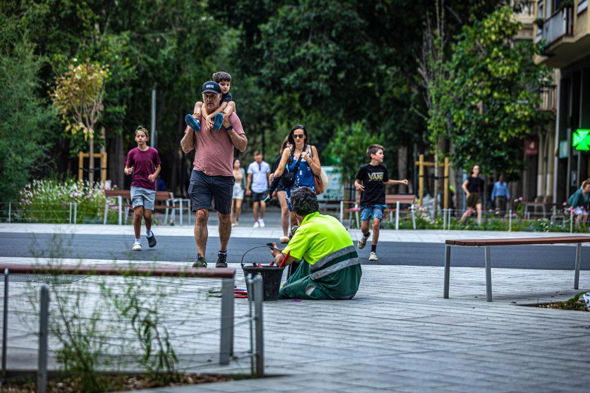 Escenas inesperadas de la Superilla del Eixample | FOTOS