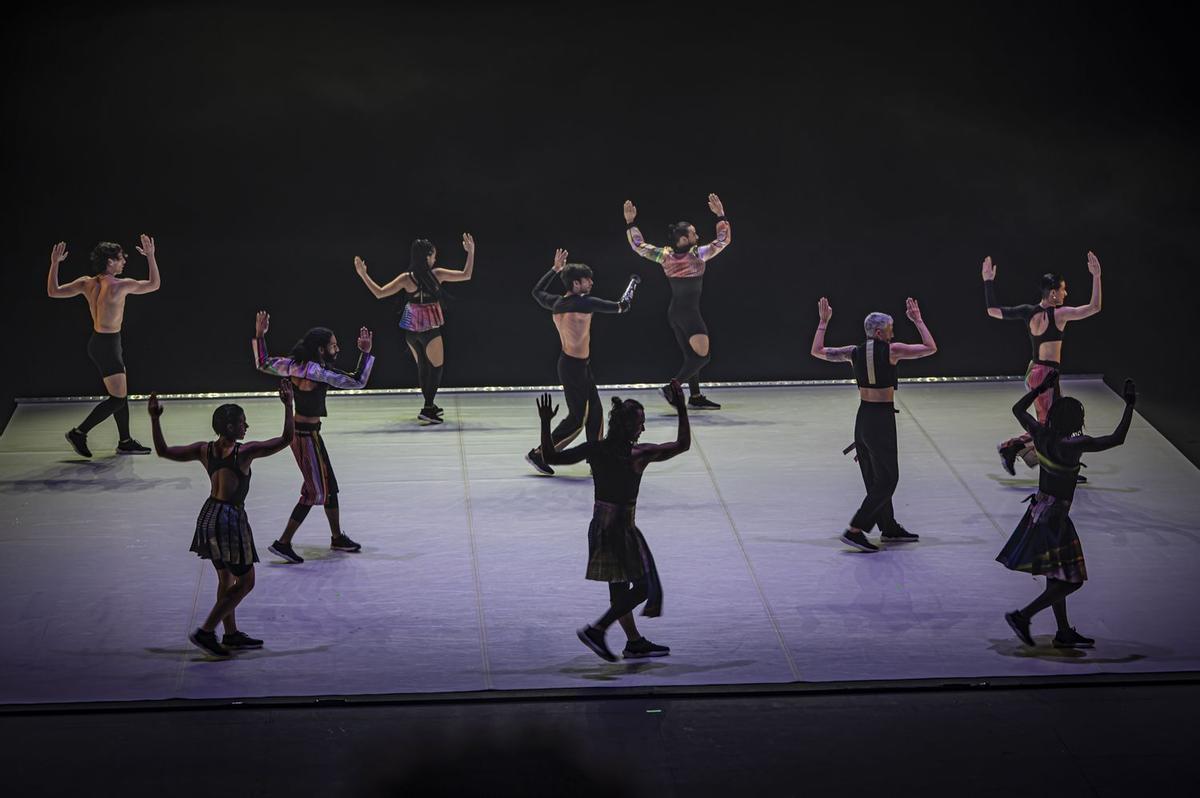 'Carcaça' inaugura Dansa Metropolitana