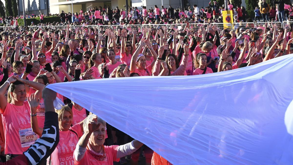 La Cursa de la dona, búscate en las fotos | FOTOS