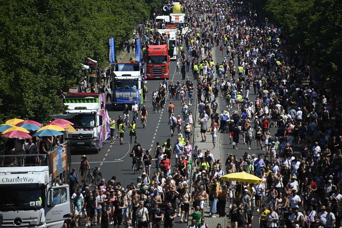 Fiesta techno 'Rave the planet' en Berlín | FOTOS