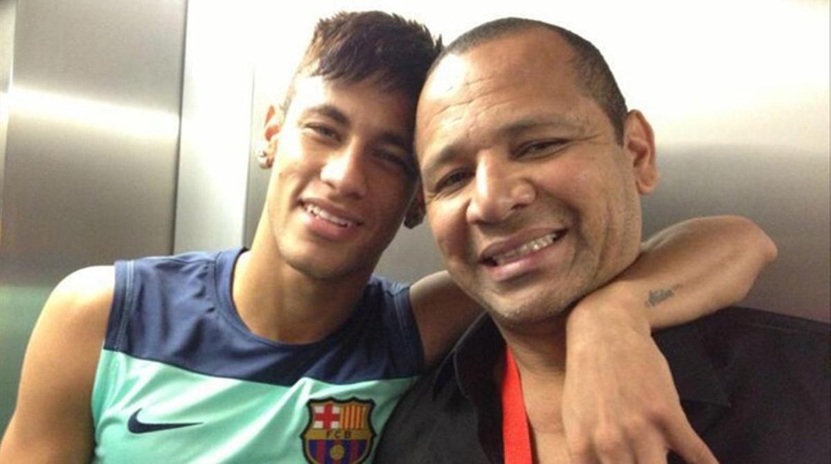 El padre de Neymar acusa al Santos