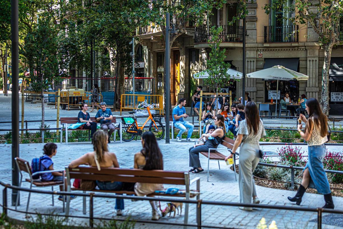 Escenas inesperadas de la Superilla del Eixample | FOTOS