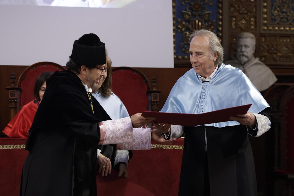 Joan Manuel Serrat y Maria del Mar Bonet, investidos doctores honoris ...