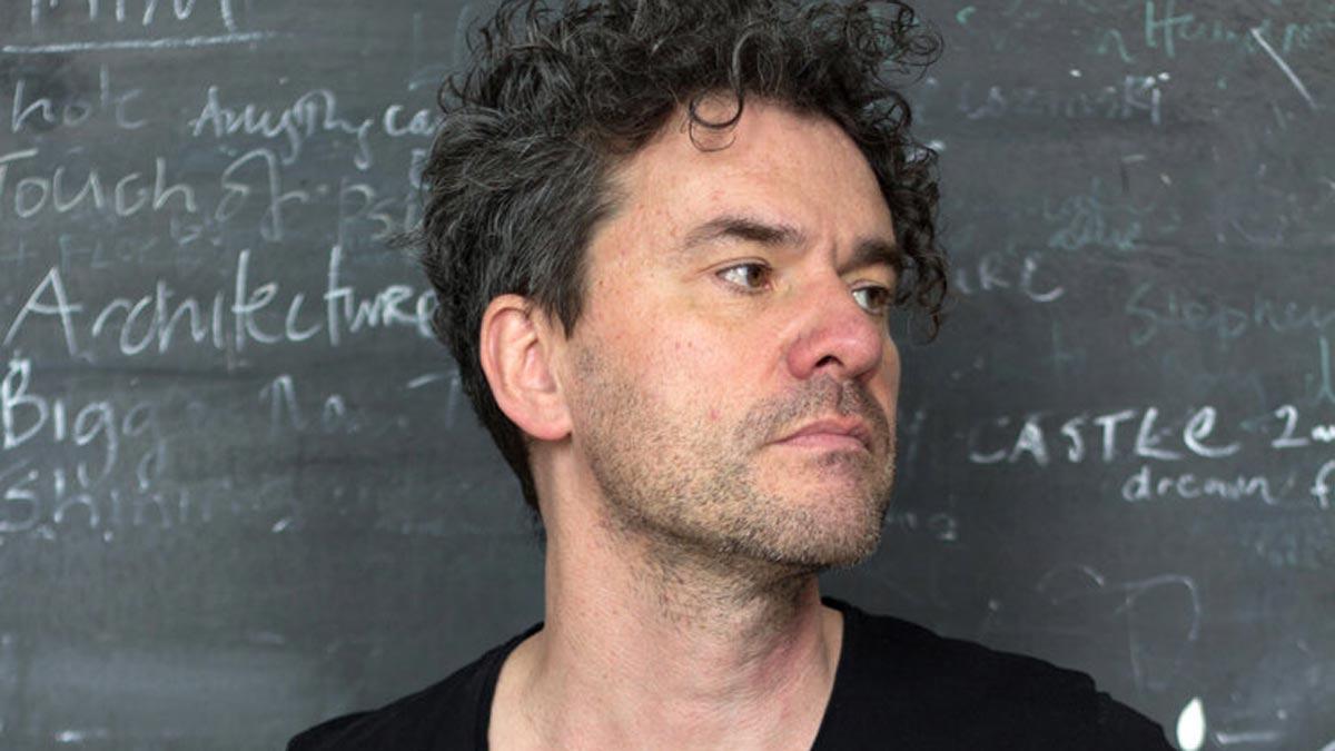 Mark Cousins: "El cine está hecho un toro, nos sobrevivirá a todos"