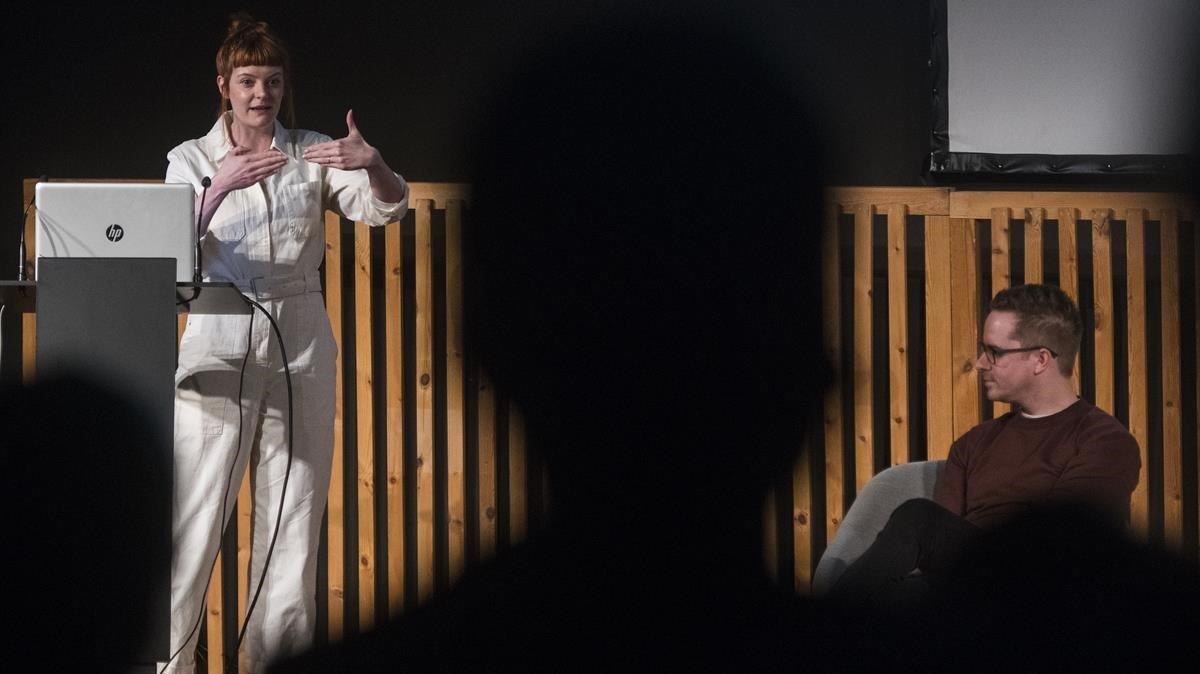 Helen Hester y Nick Srnicek reflexionan sobre el fin del trabajo