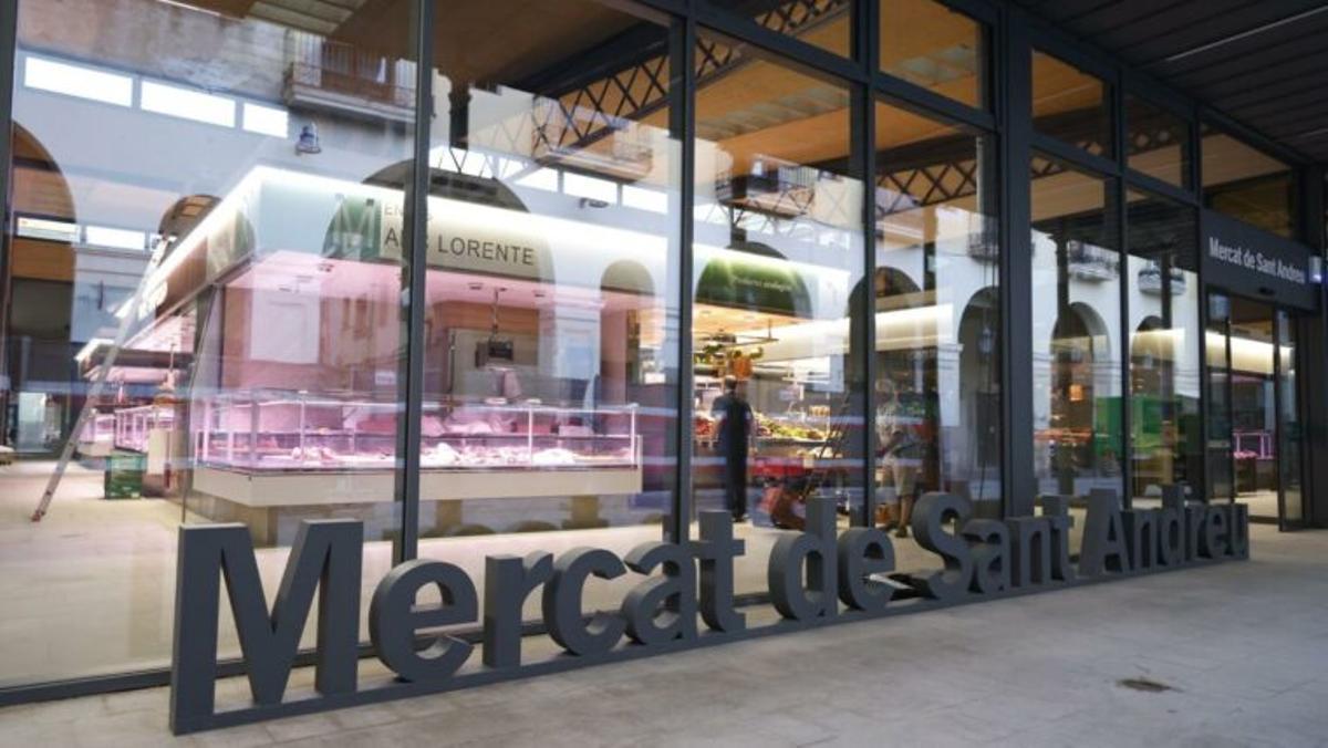 Abre el nuevo Mercado de Sant Andreu en la plaza del Mercat