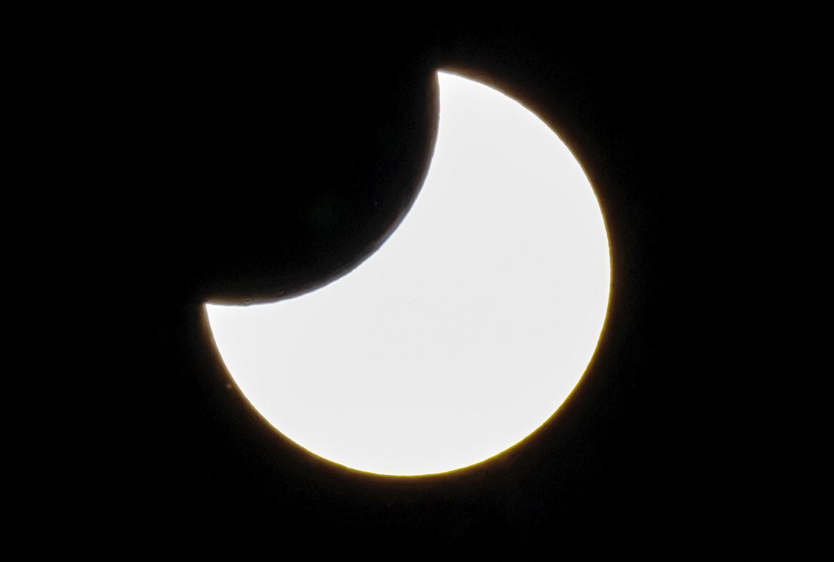 Así se ha visto el eclipse parcial de Sol | FOTOS