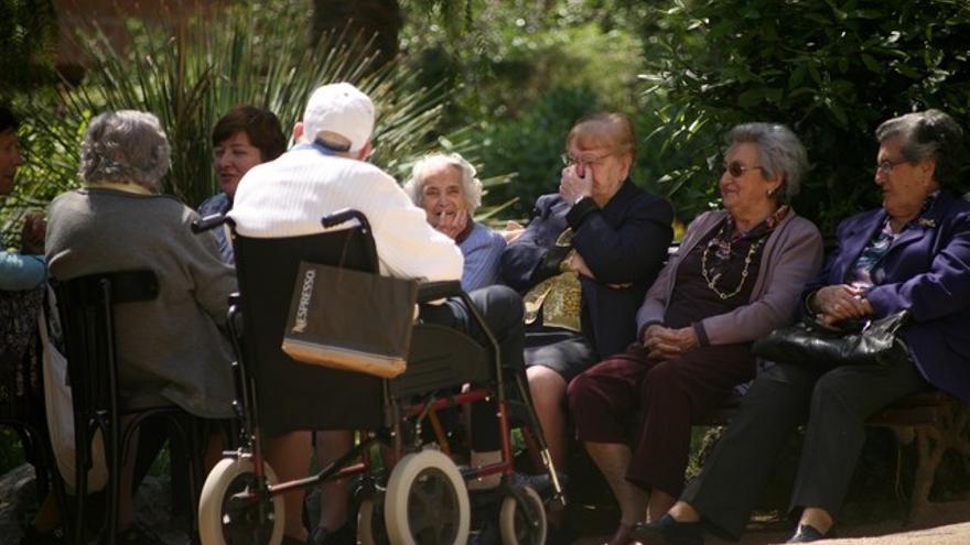 300.000 mayores de 65 años viven solos en Catalunya