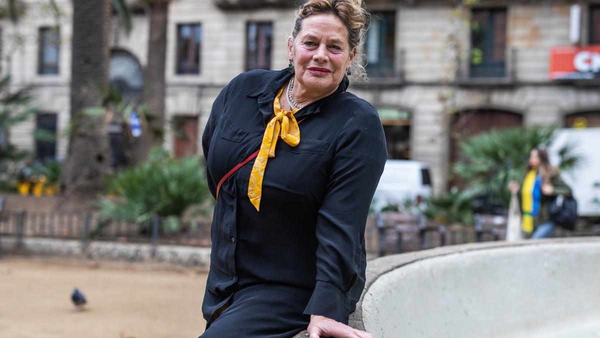 Deborah Levy: "Cuanto menos binario sea el mundo, mucho mejor"