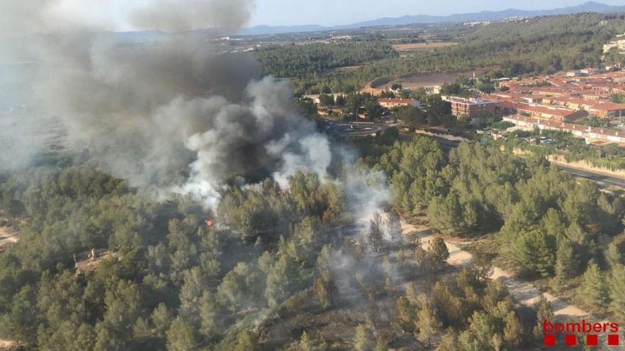 Incendio en Tarragona entre el Francolí y la N-240