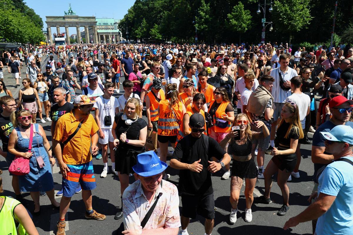 Fiesta techno 'Rave the planet' en Berlín | FOTOS