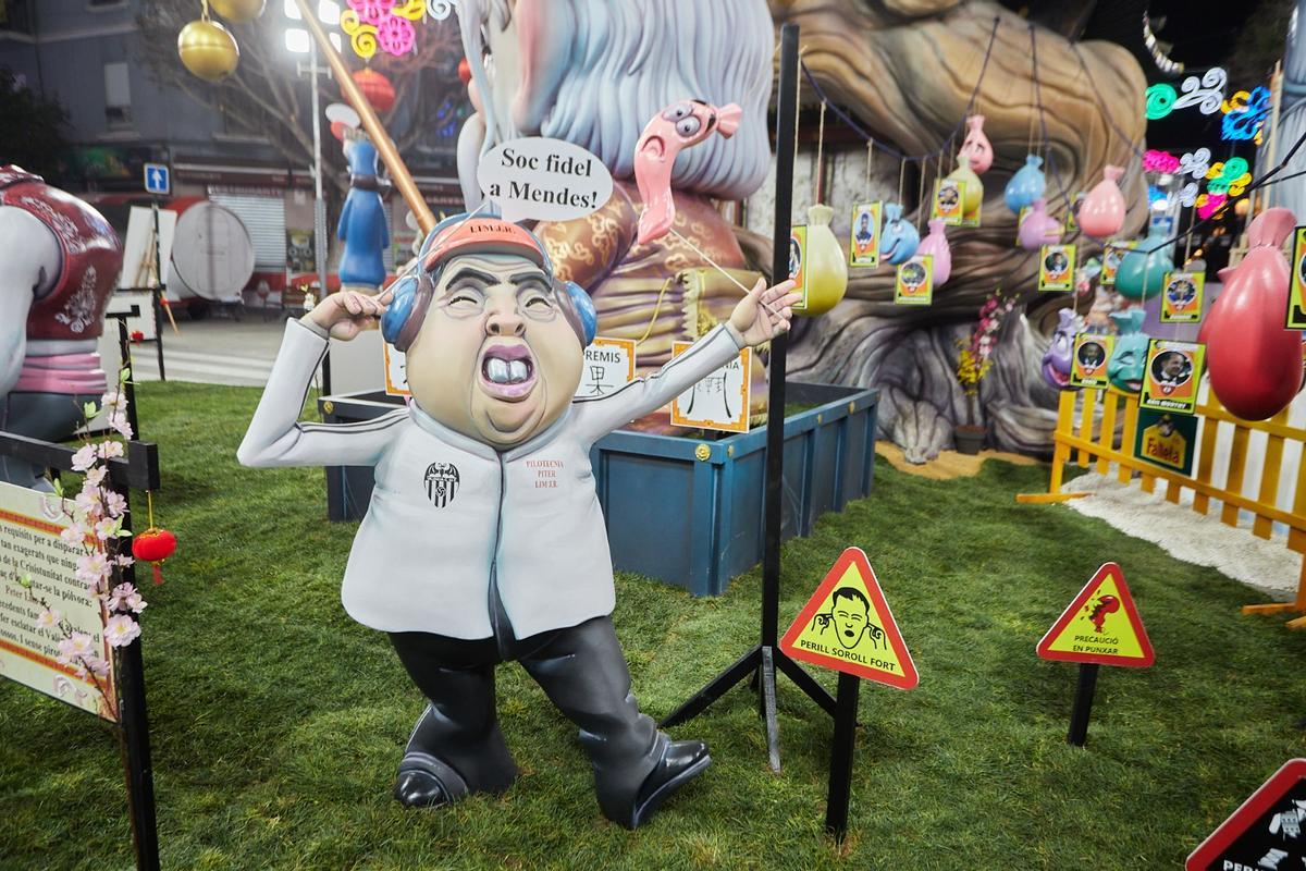 Selección de 'ninots' de la sección especial de las Fallas de Valencia ...