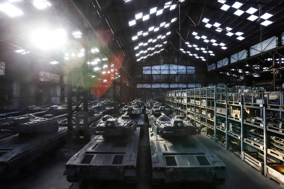 Tanques Leopard 1 en un hangar en Bélgica | FOTOS