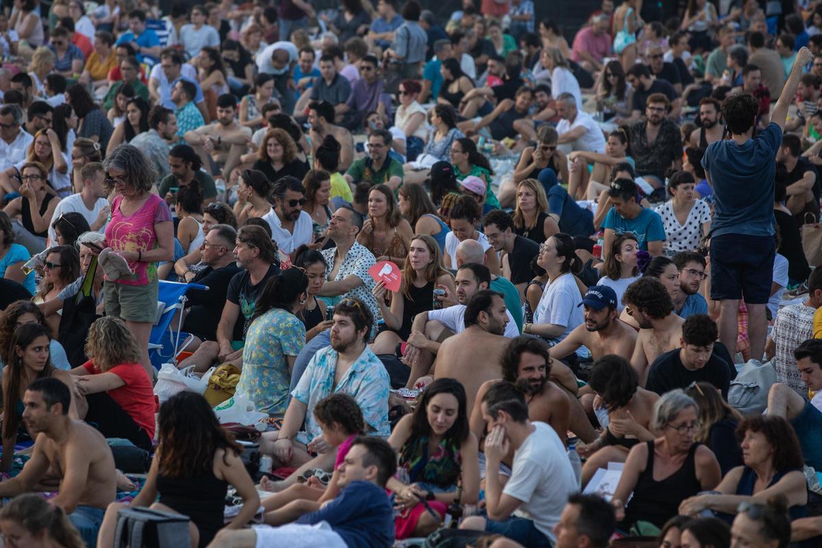 Concierto de la OBC en la playa de Bogatell | FOTOS
