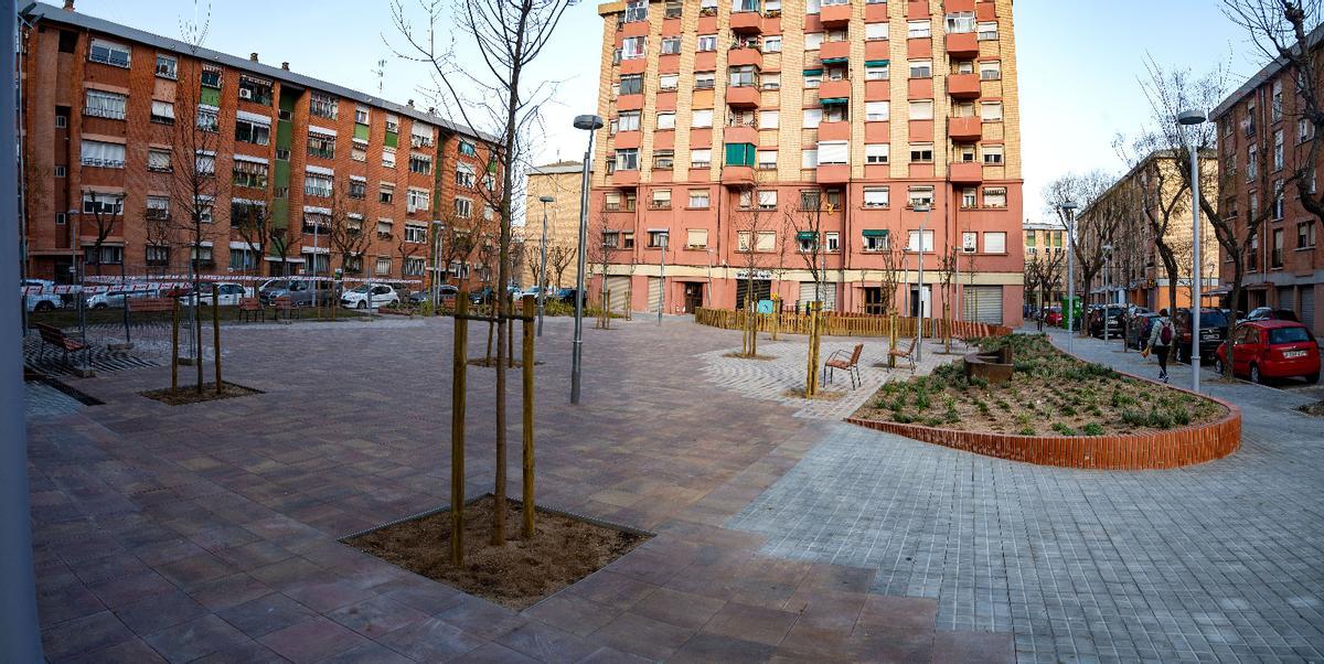La nova plaça de Can Bassa opta per un espai més polivalent, verd i ...