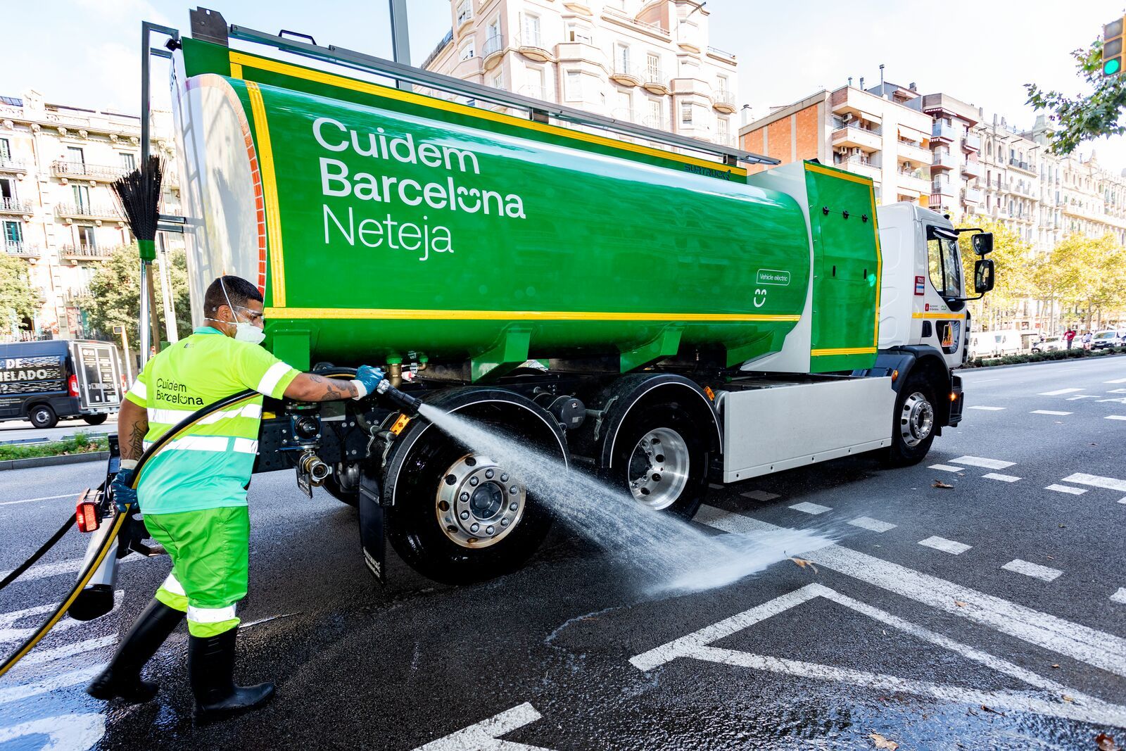 Barcelona se viste de verde: La revolución eléctrica llega a la ...