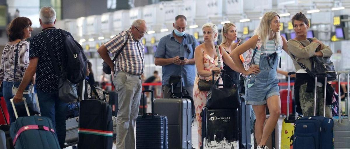 Turisme a Andalusia | El sector turístic aplaudeix la connexió amb els ...