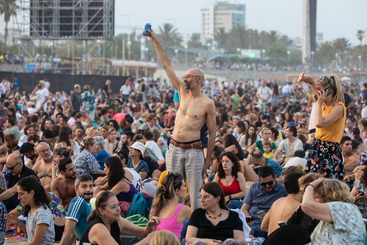 Concierto de la OBC en la playa de Bogatell | FOTOS