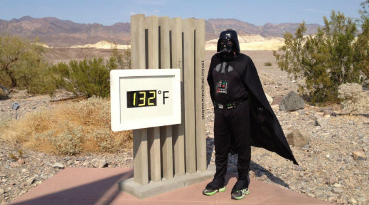 Darth Vader corriendo por el Valle de la Muerte para batir un récord ...
