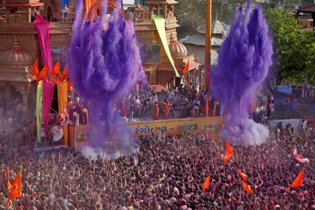 La India celebra Holi, el festival de los colores | FOTOS