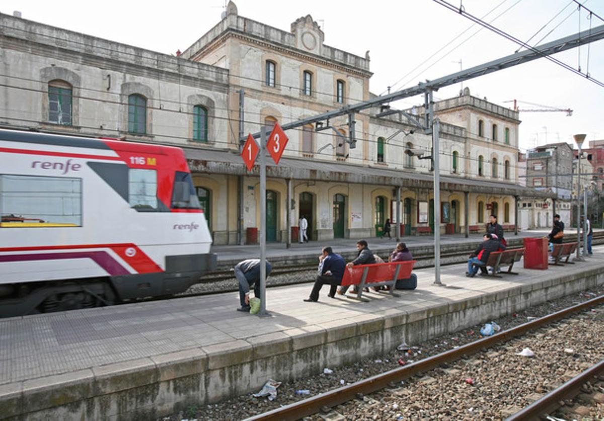 Los trenes de línea R4 de Rodalies sufren retrasos de hasta 30 minutos
