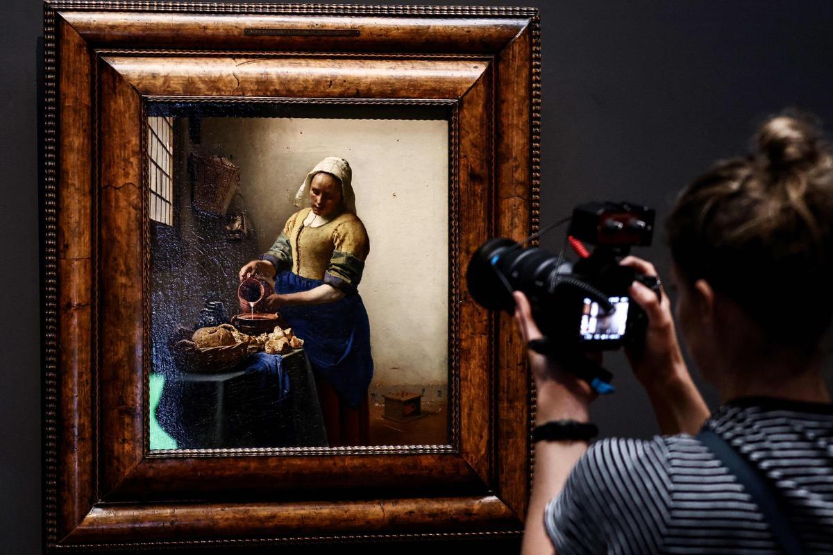 Una canasta de fuego y un estante, 350 años ocultos tras 'La lechera ...