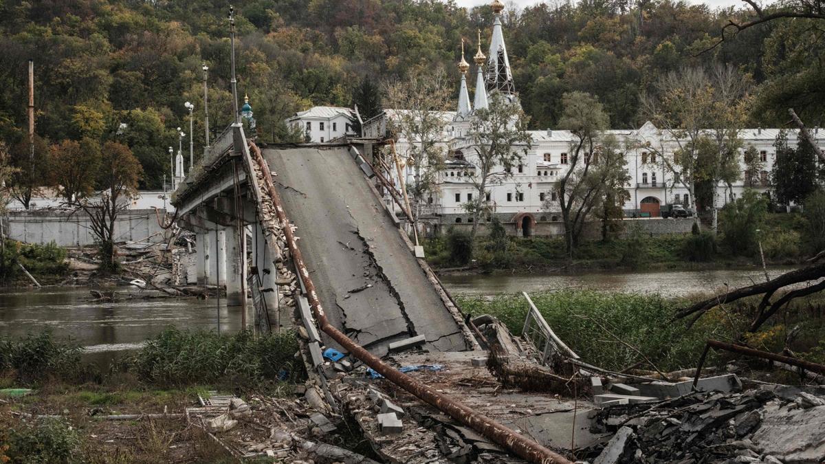 Ucrania exhuma 146 cuerpos en un enterramiento masivo en Donetsk