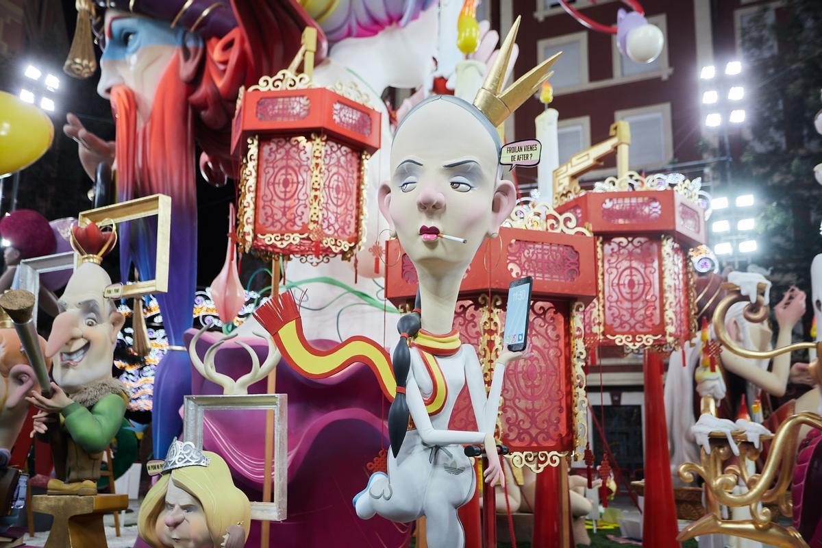 Selección de 'ninots' de la sección especial de las Fallas de Valencia ...