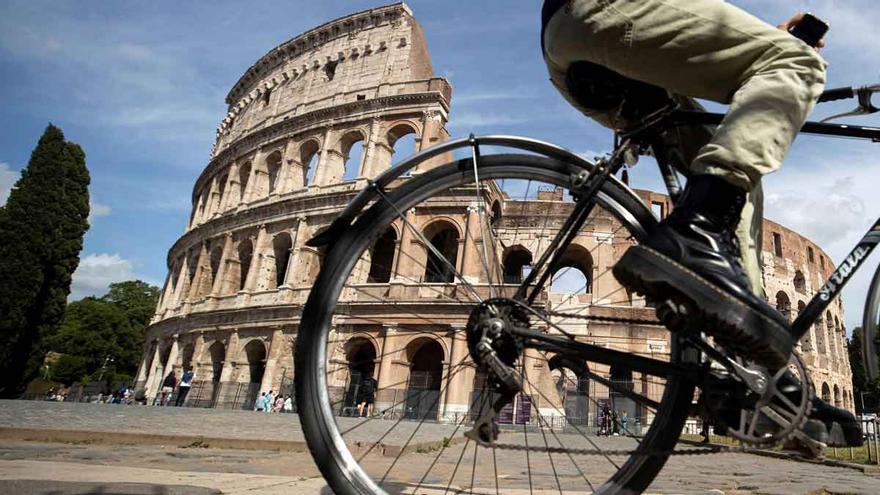 Un viaje en avión a Roma de 15 horas de duración