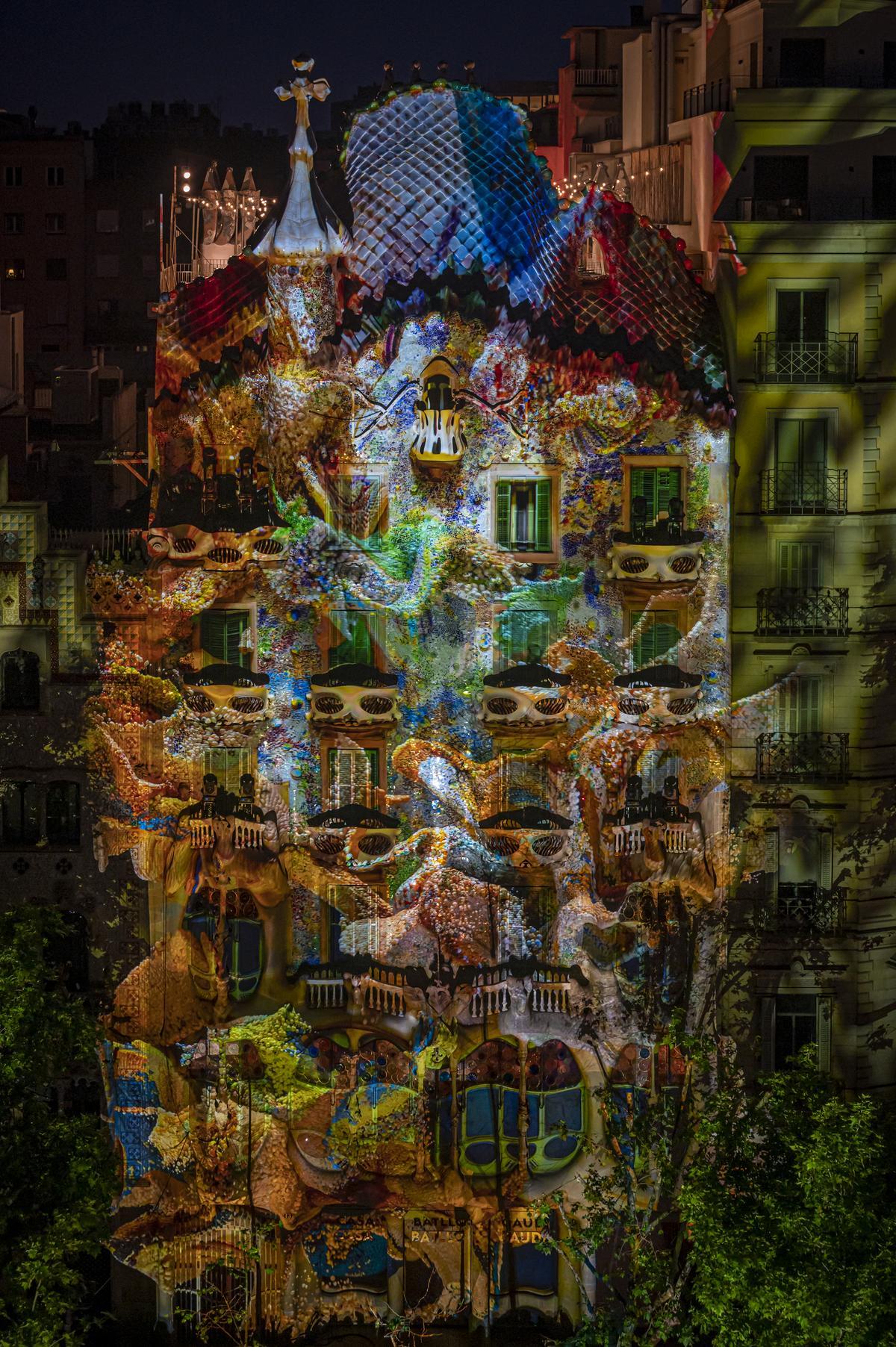 El espectacular ‘mapping’ sobre la Casa Batlló | FOTOS