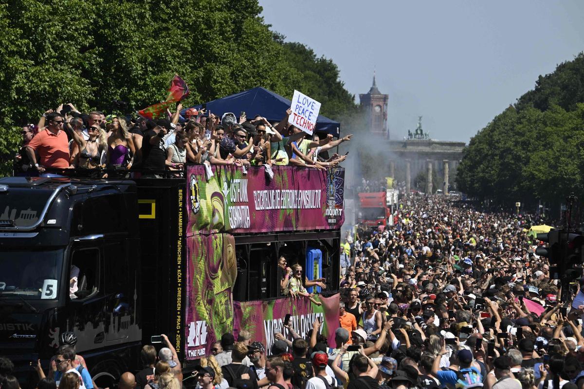 Fiesta techno 'Rave the planet' en Berlín | FOTOS