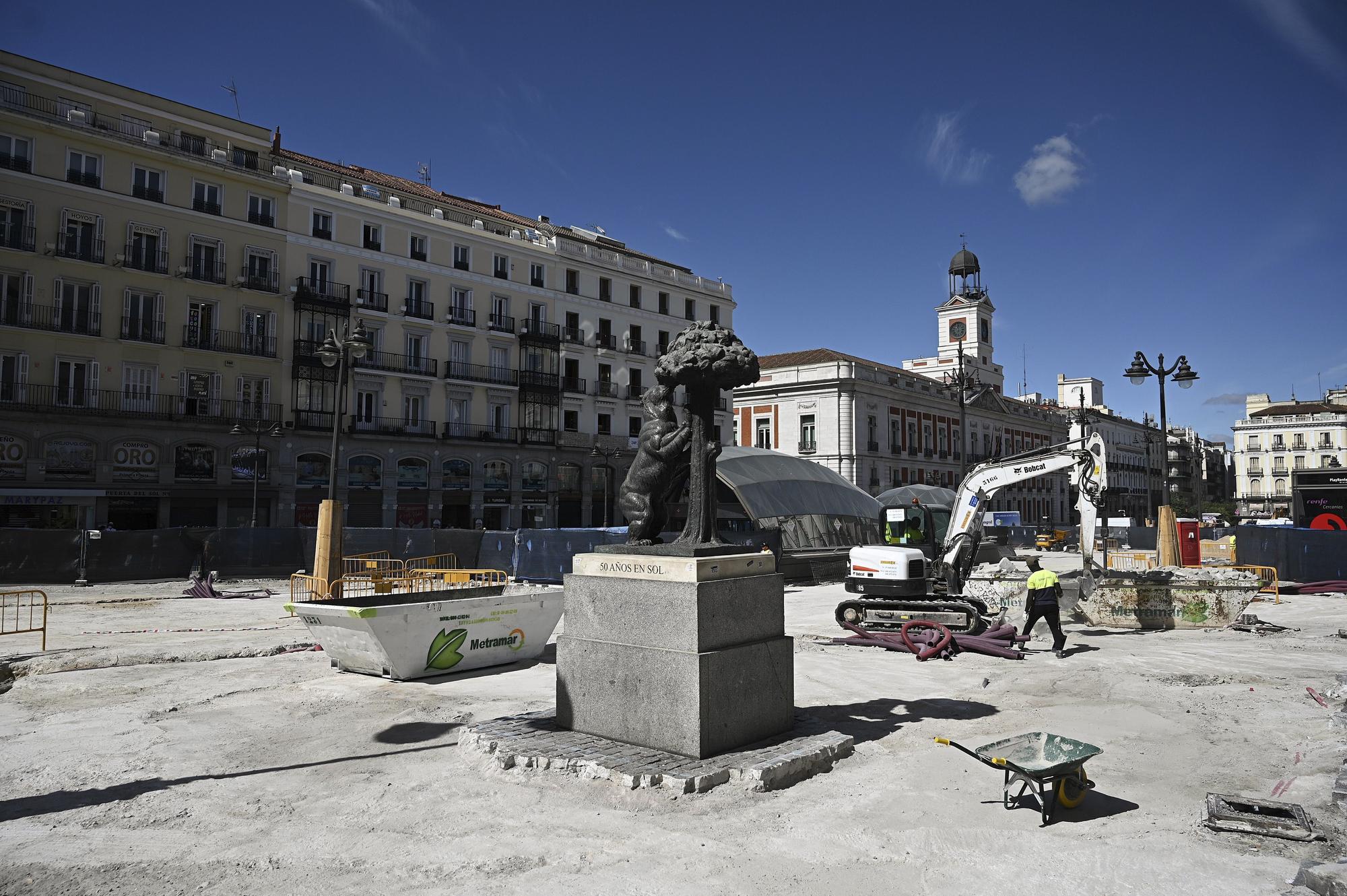 "La nueva plaza de la Puerta del Sol, un lugar poco acogedor y sin nada ...