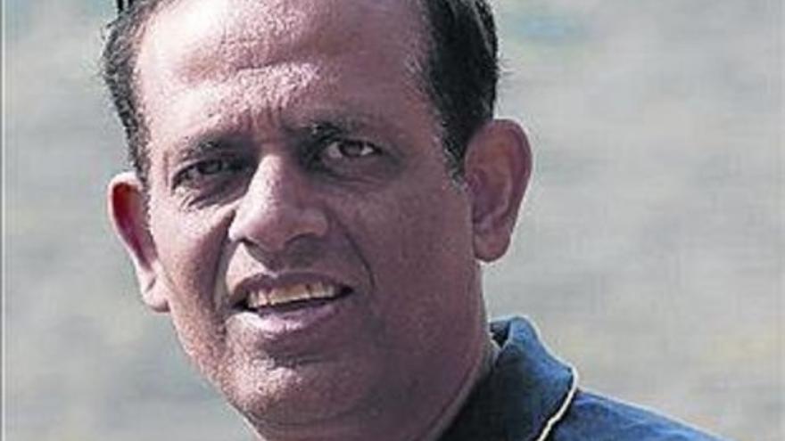 Devendra Tak: "Todos en Katmandú viven ahora en refugios"