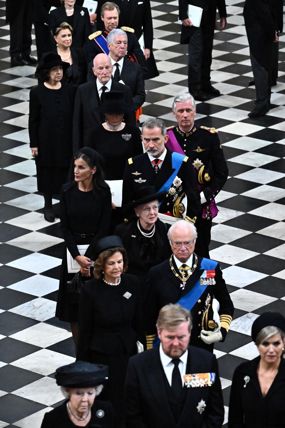 Felipe VI y Letizia, en el funeral de Isabel II | FOTOS