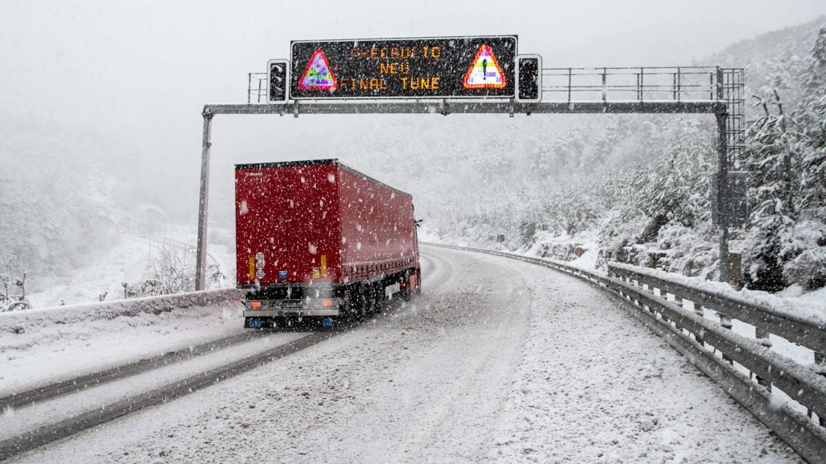 Roberto Brasero avisa: vuelve el invierno ‘de golpe’ y la nieve en ... Roberto Brasero avisa: vuelve el invierno ‘de golpe’ y la nieve en ...