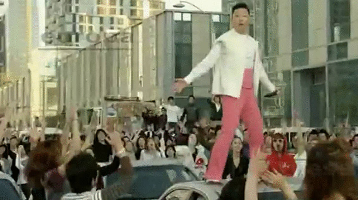 El rapero PSY presenta nuevo videoclip