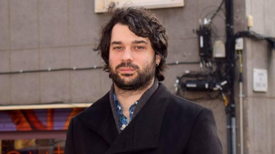 Crítica de 'El arte de escribir de pie', de Aitor Romero Ortega ...
