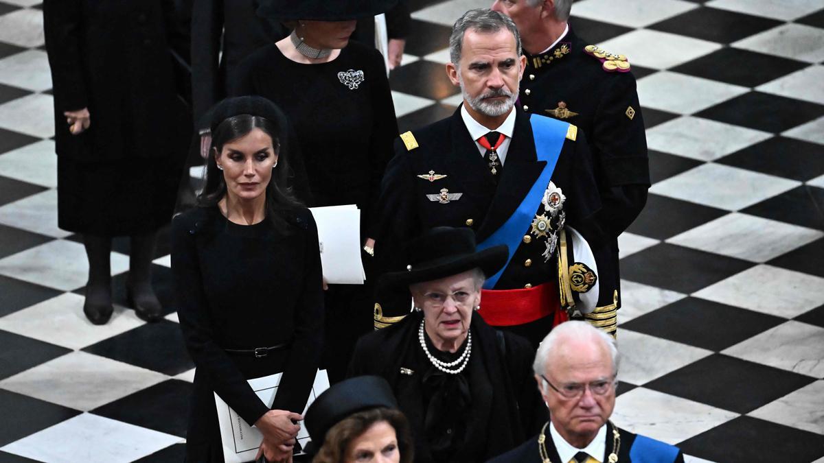 Felipe VI y Letizia, en el funeral de Isabel II | FOTOS