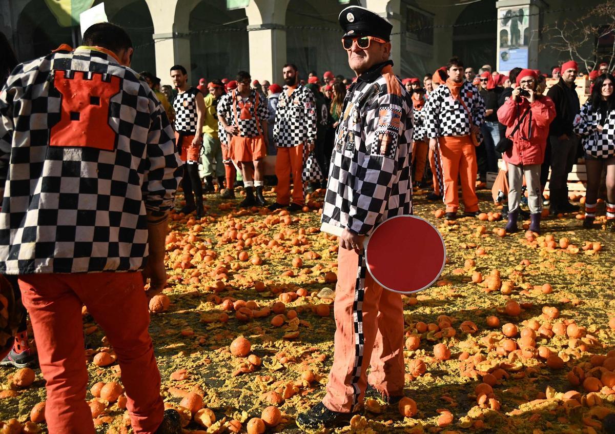 Batalla de las naranjas en el Carnaval de Ivrea, cerca de Turín | FOTOS
