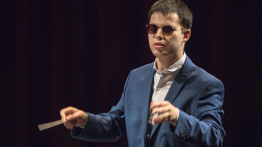 Adrián Rincón, un director musical cec