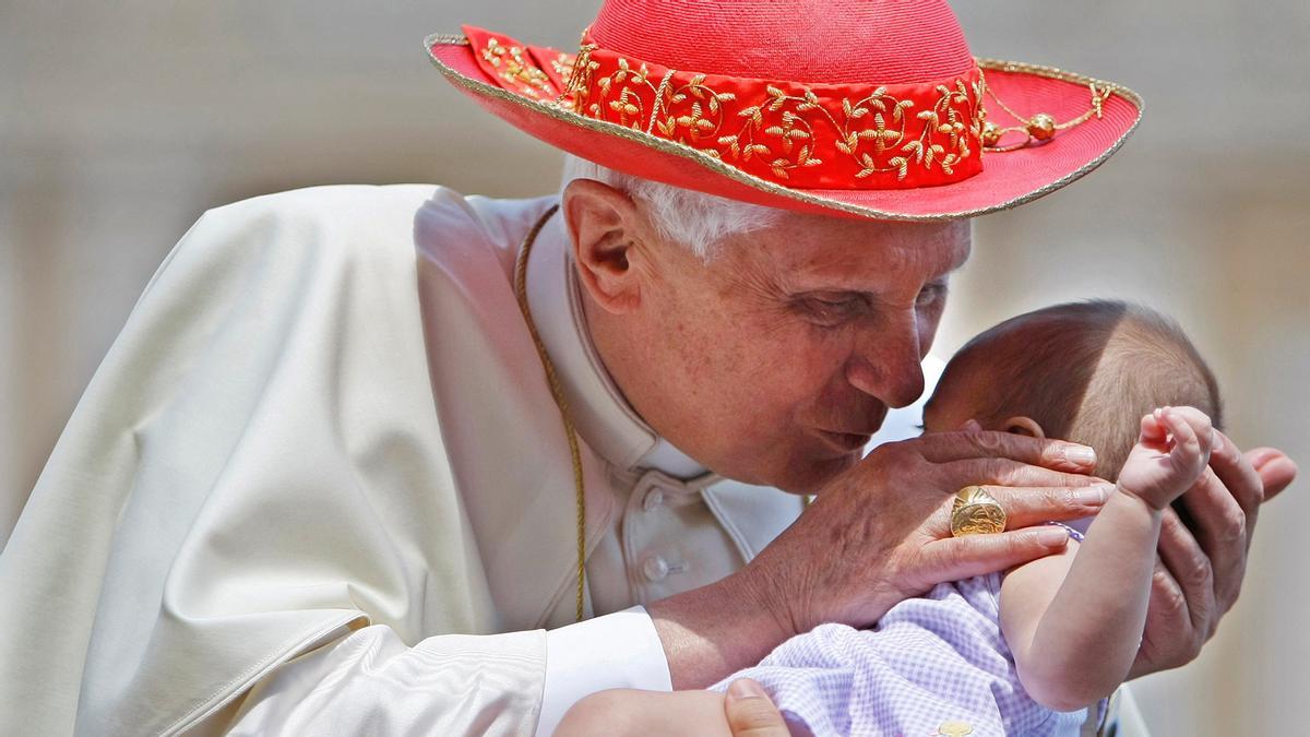 Muere el papa emérito Benedicto XVI | FOTOS