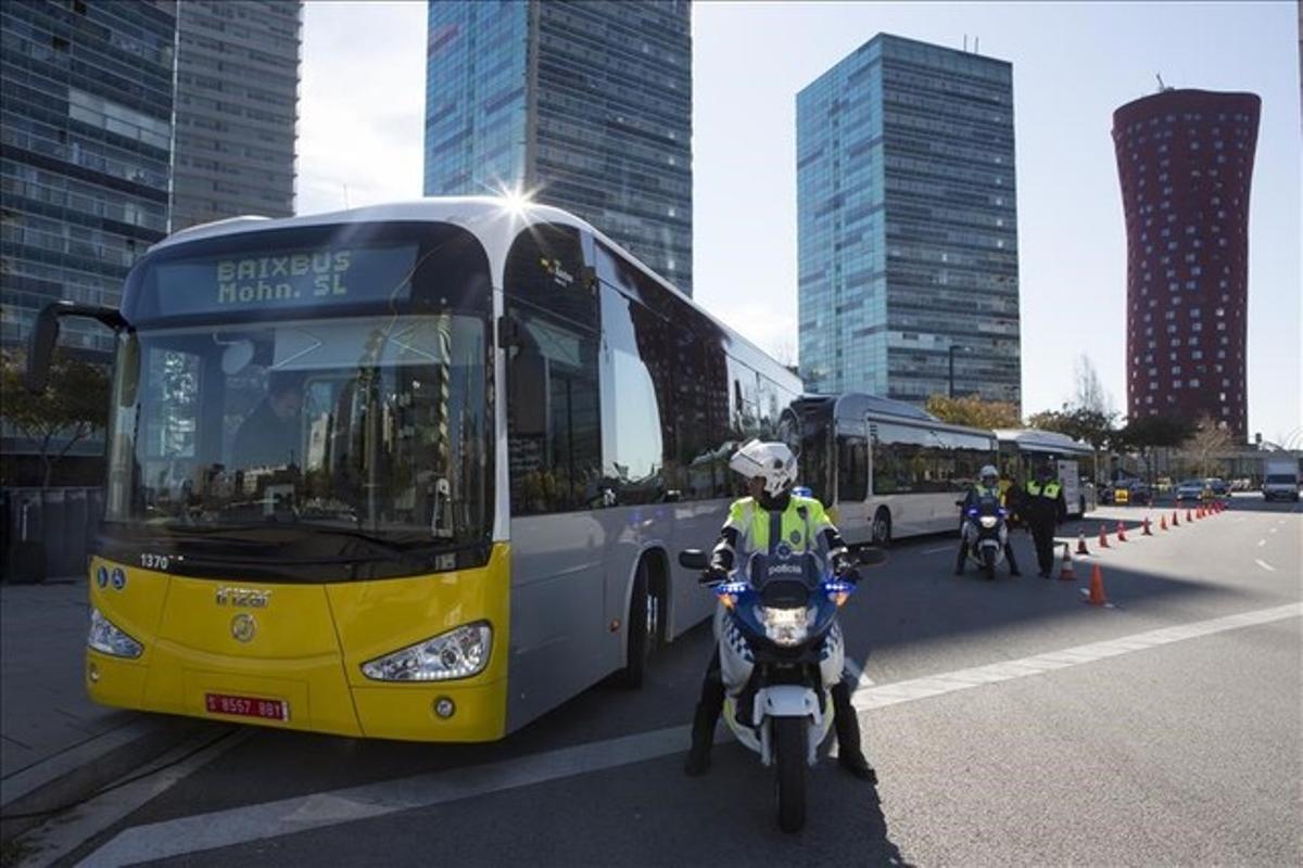 El AMB incorpora su primer autobús eléctrico al servicio nocturno